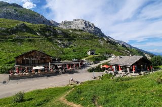 Berge und Pässe der Alpen